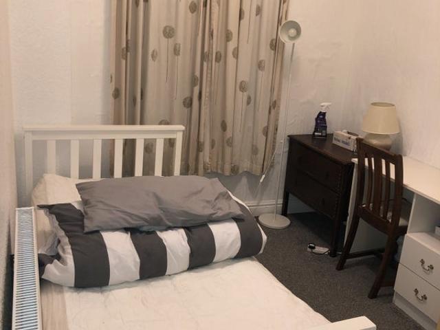 Room at Warwards Lane, Birmingham