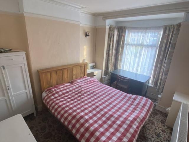 Room at Warwards Lane, Birmingham