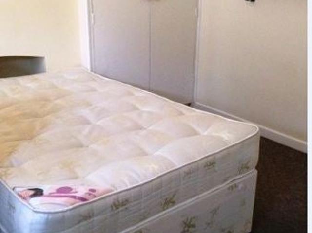 Room at Warwick Street, Nottingham