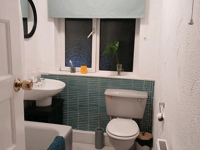 Room at Warwick Road, Birmingham