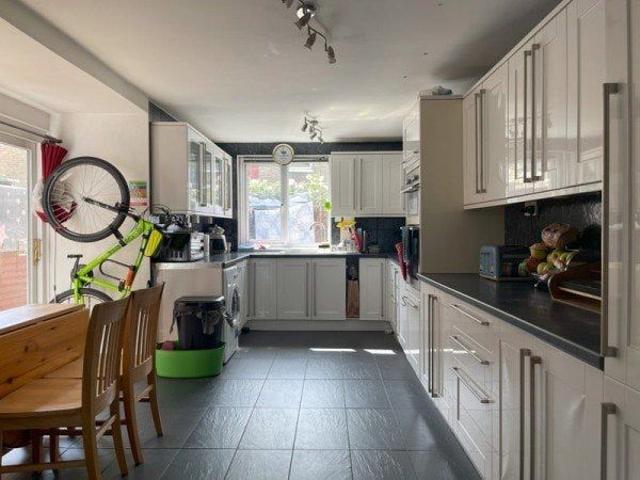 Room at Warwick Road, Greater London