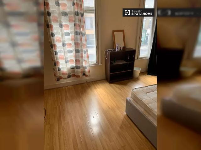 Room at Warwick Way, City of Westminster