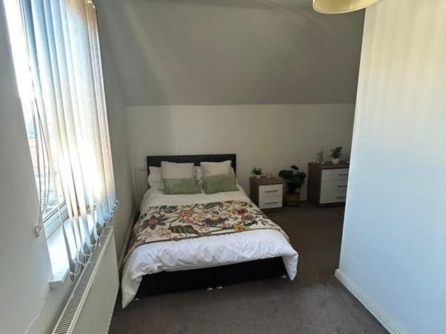 Room at Watnall Road, Nottingham