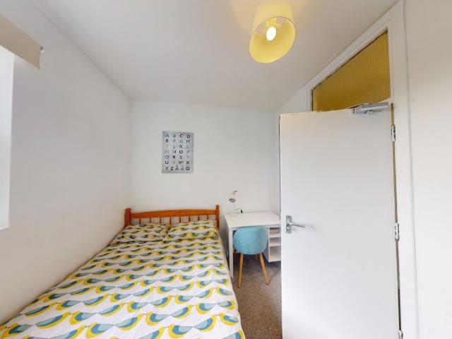 Room at Waterloo Promenade, Nottingham