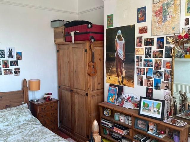 Room at Waterloo Road, Cardiff