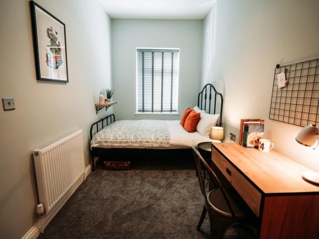 Room at Waterloo Road, Barnsley