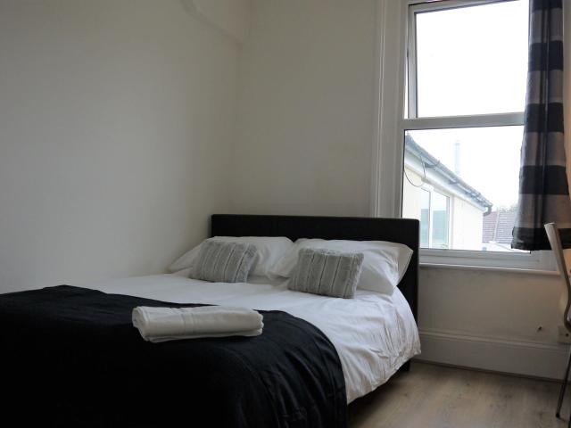 Room at Waterloo Road, Gillingham