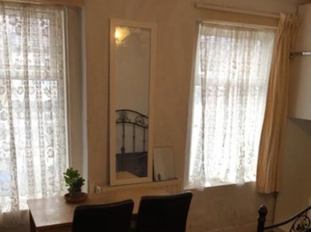 Room at Waterloo Road, Greater London