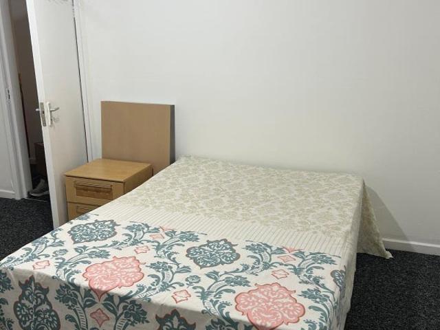 Room at Waterloo Road, Sandwell