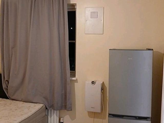 Room at Waterside Close, Greater London