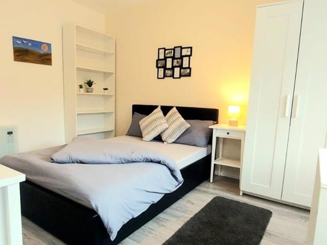 Room at Watford Way, Greater London