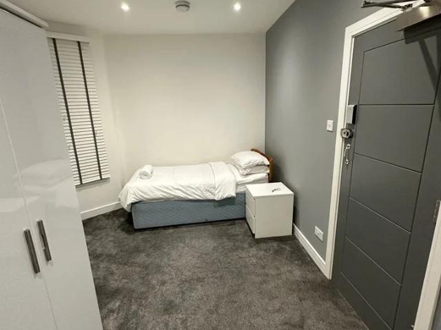 Room at Watling Street, Chatham