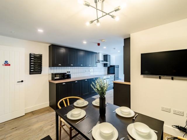 Room at Waveley Road, Coventry