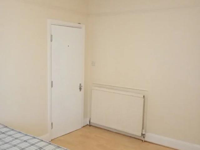 Room at Wavendon Avenue, Greater London