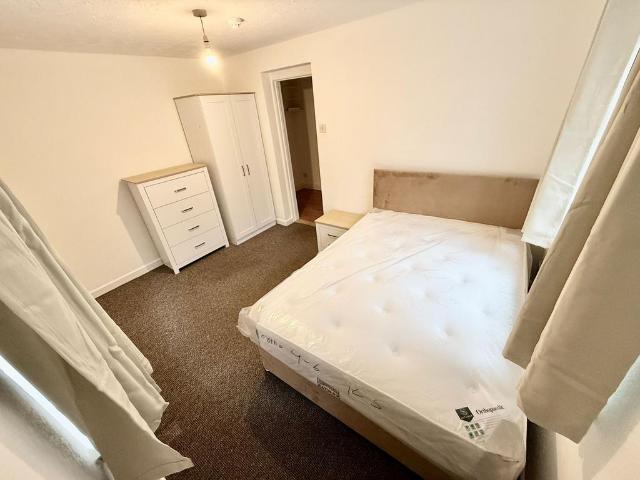 Room at Waverley Road, Portsmouth