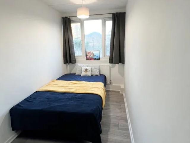 Room at Waynflete Square, Greater London