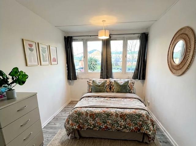 Room at Waynflete Square, Greater London