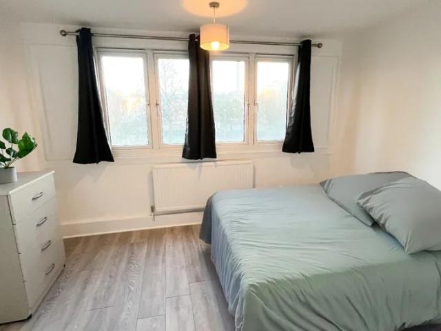 Room at Waynflete Square, Greater London