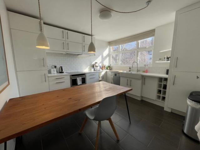 Room at Wayford Street, Greater London