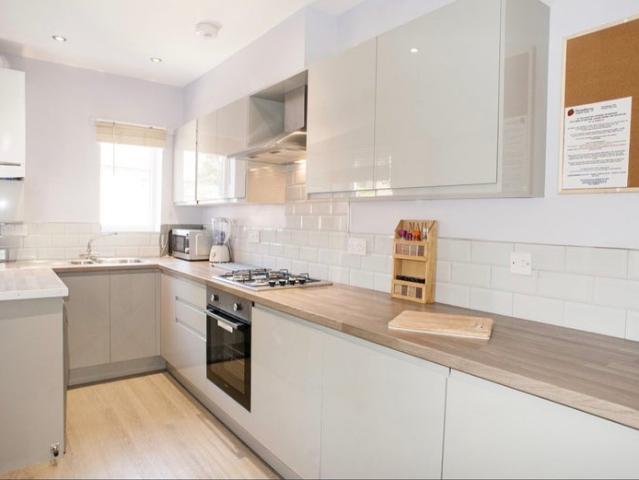 Room at Wayland Road, Sheffield