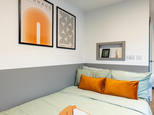 Room at Weekday Cross, Nottingham