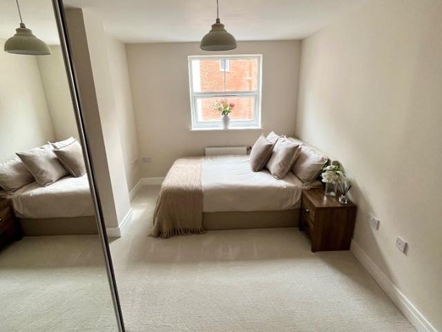 Room at Weir Road, Greater London
