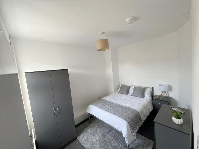 Room at Welham Street, South Kesteven