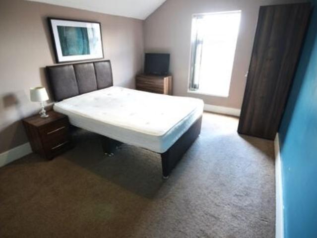 Room at Welholme Road, Grimsby