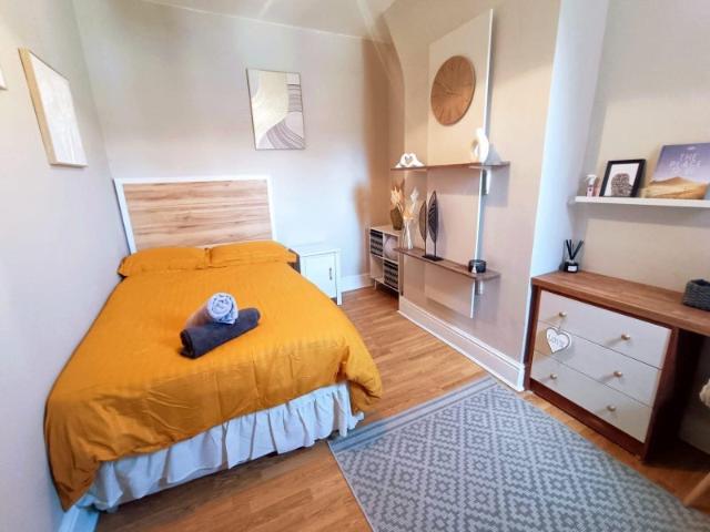 Room at Well Brow Road, Liverpool