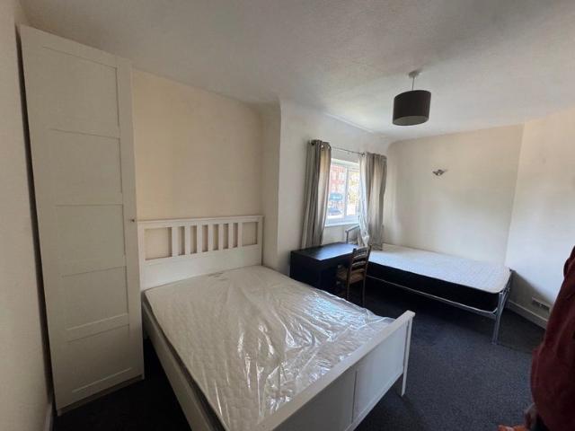 Room at Well Hall Road, Greater London