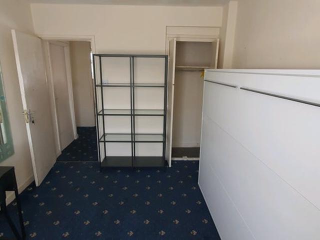Room at Well Street, Greater London