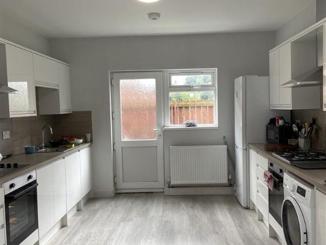Room at Wellesley Avenue, Hull