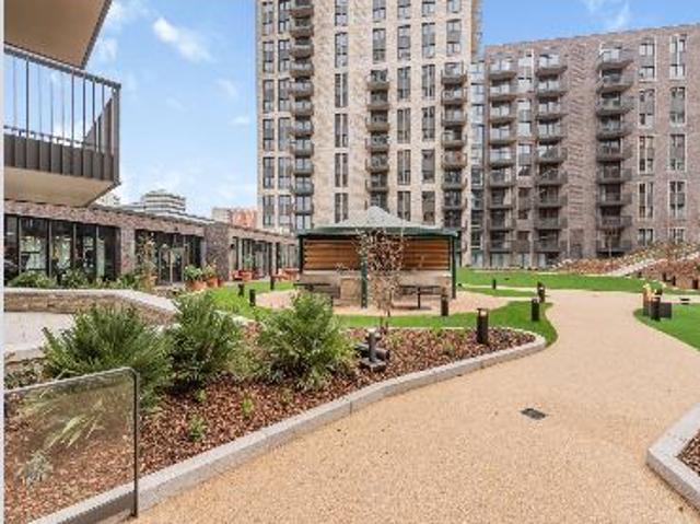 Room at Wellers Way, Greater London
