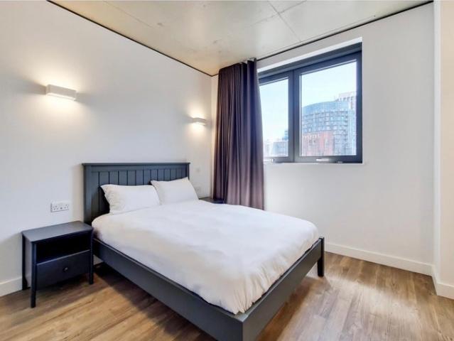 Room at Wellers Way, Greater London