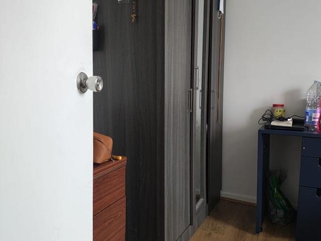 Room at Wellington Avenue, Greater London