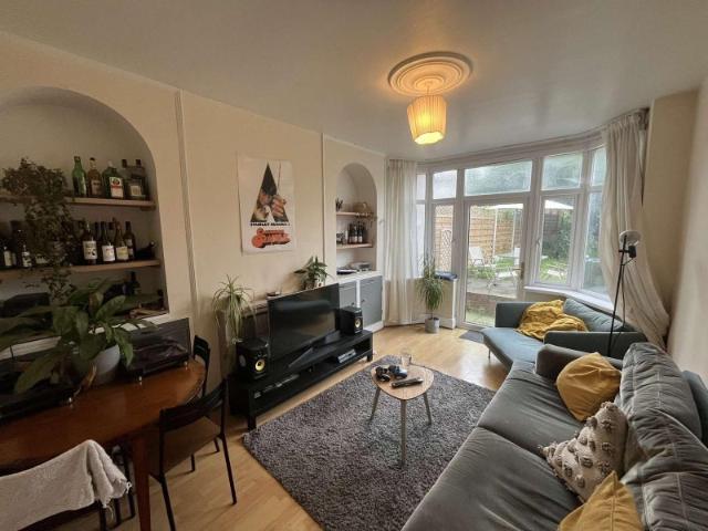 Room at Wellington Hill, Bristol
