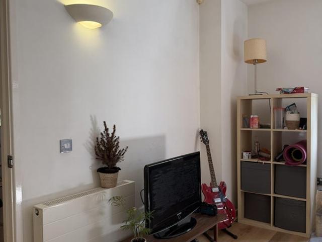 Room at Wellington Square, Greater London