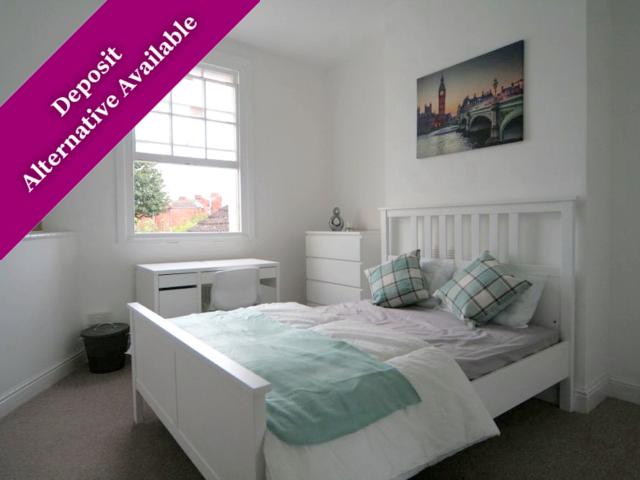 Room at Wellington Street, Gloucester