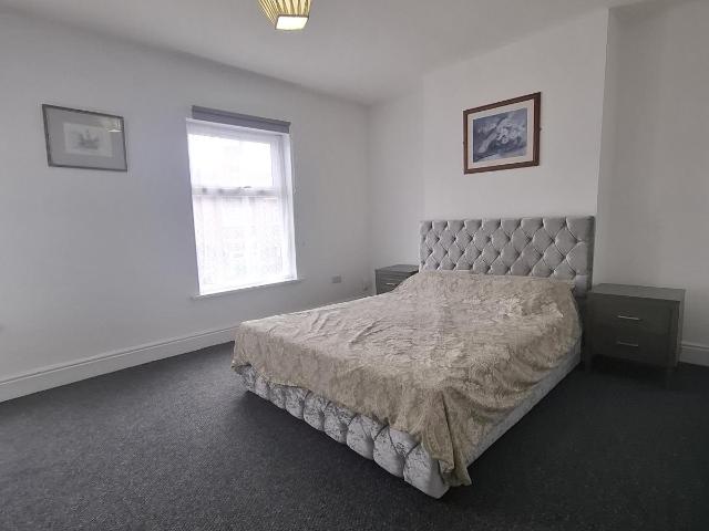 Room at Wellington Street, Grimsby