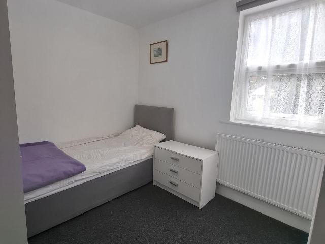 Room at Wellington Street, Grimsby