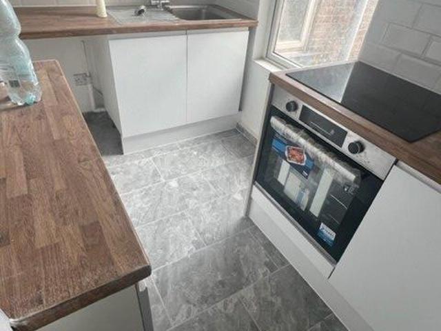 Room at Wellington Street, Luton