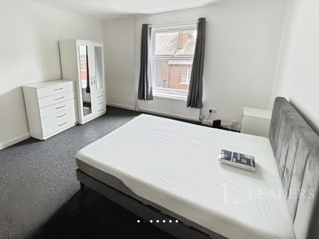 Room at Wellington Street, Luton