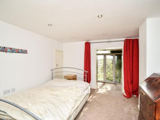 Room at Wellington Street, Preston