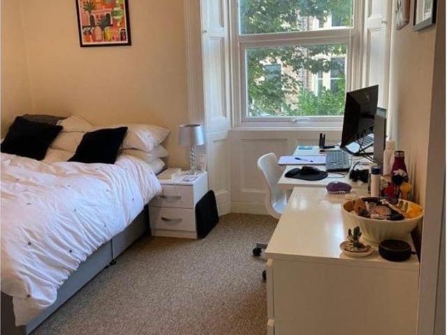 Room at Wellington Park, Bristol