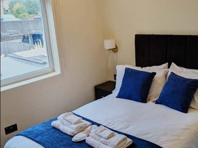 Room at Wellington Road, Watford