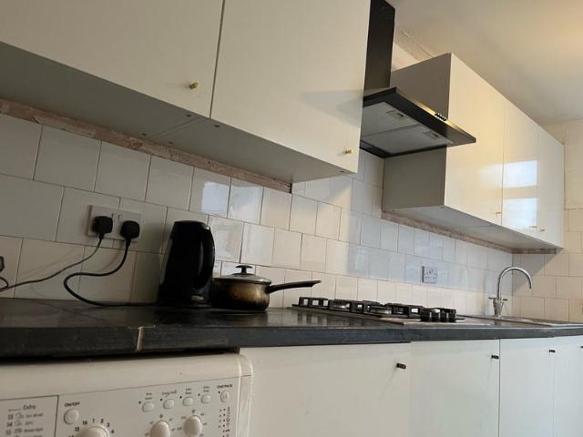 Room at Wellington Road, Greater London