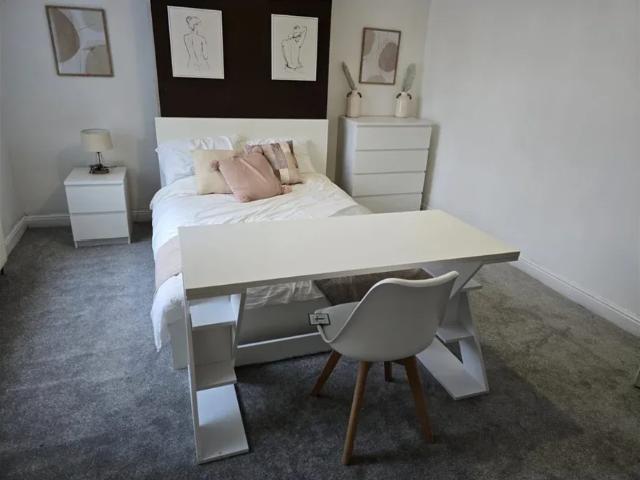 Room at Wellington Road, Sandwell