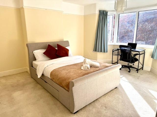 Room at Wellington Walk, Bristol