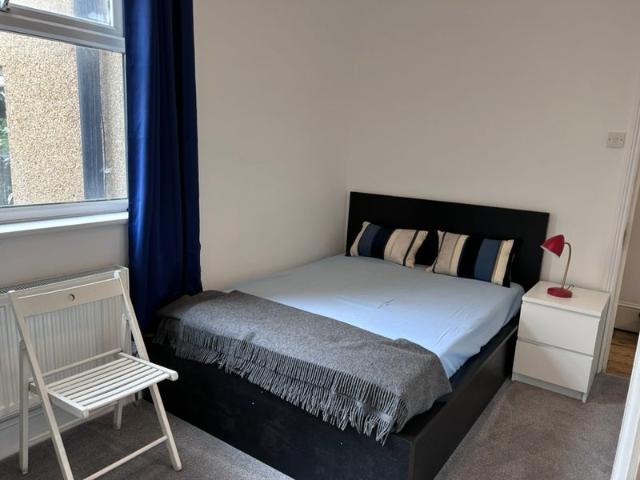 Room at Wells Road, Bristol