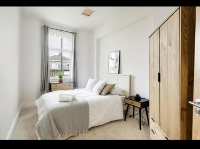 Room at Wells Road, Bristol